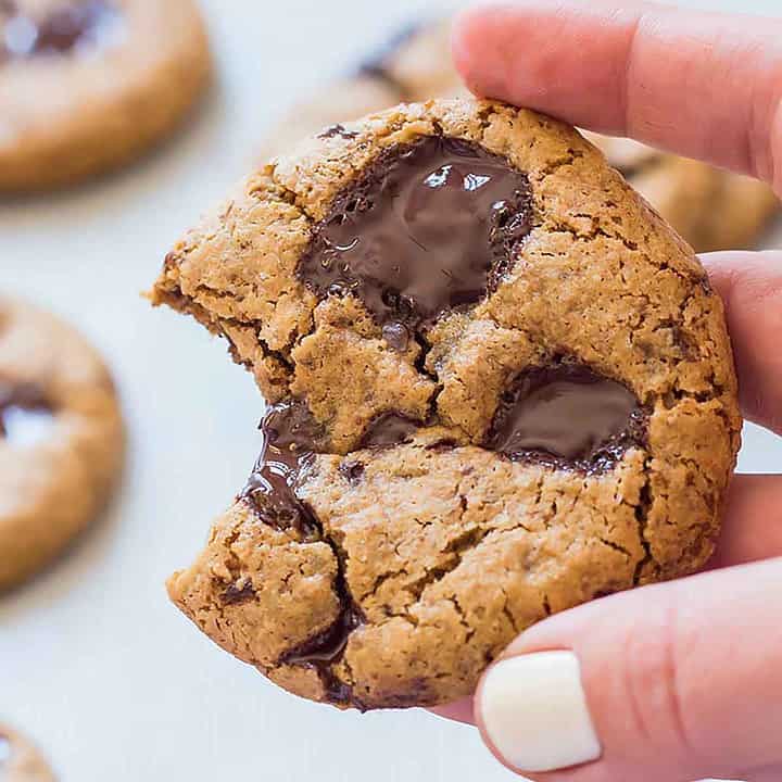 Clean Eating Spelt Chocolate Chip Cookies » LeelaLicious